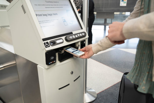United plans touchless bag tag kiosks | PaxEx.Aero