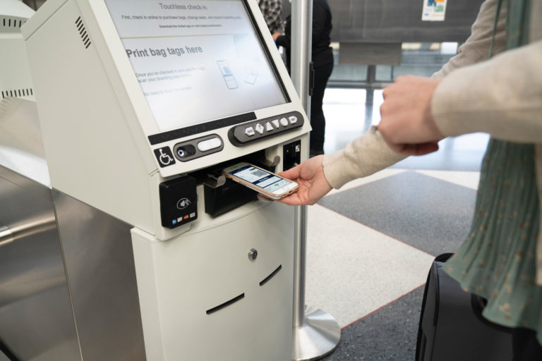United plans touchless bag tag kiosks | PaxEx.Aero