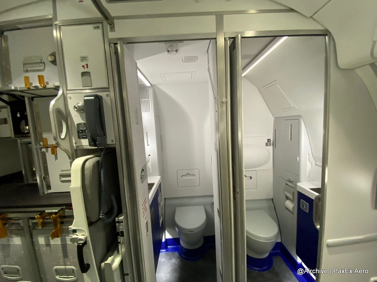 A renewed push for accessible toilets on single-aisle planes | PaxEx.Aero