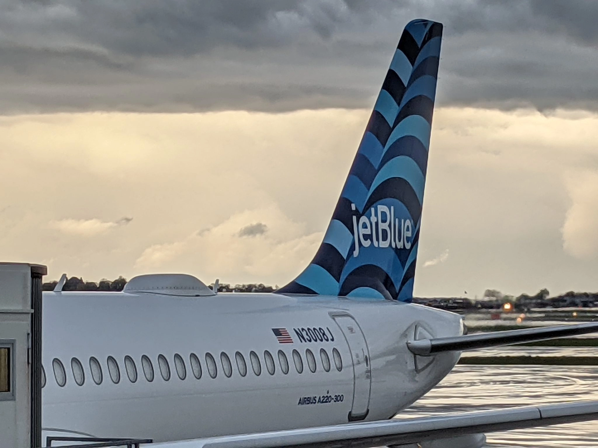 JetBlue's A220 Fly-Fi: A bit different behind the scenes | PaxEx.Aero