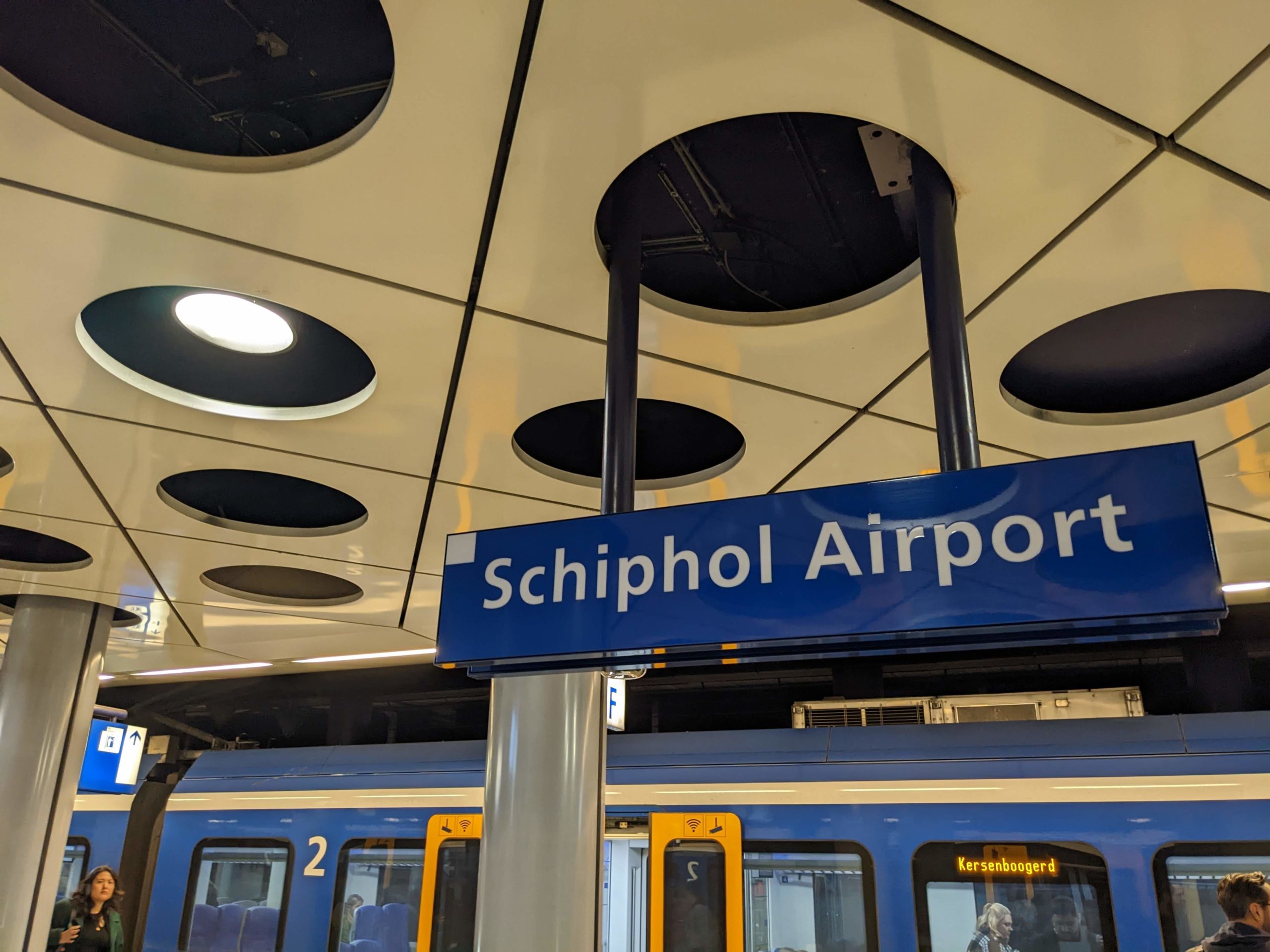 JetBlue seeks slots at Amsterdam, possibly taken from KLM by force ...