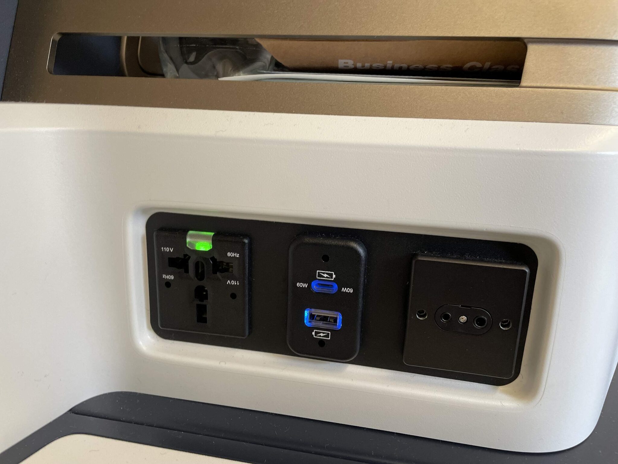 condor-a330neo-business-class-power | PaxEx.Aero