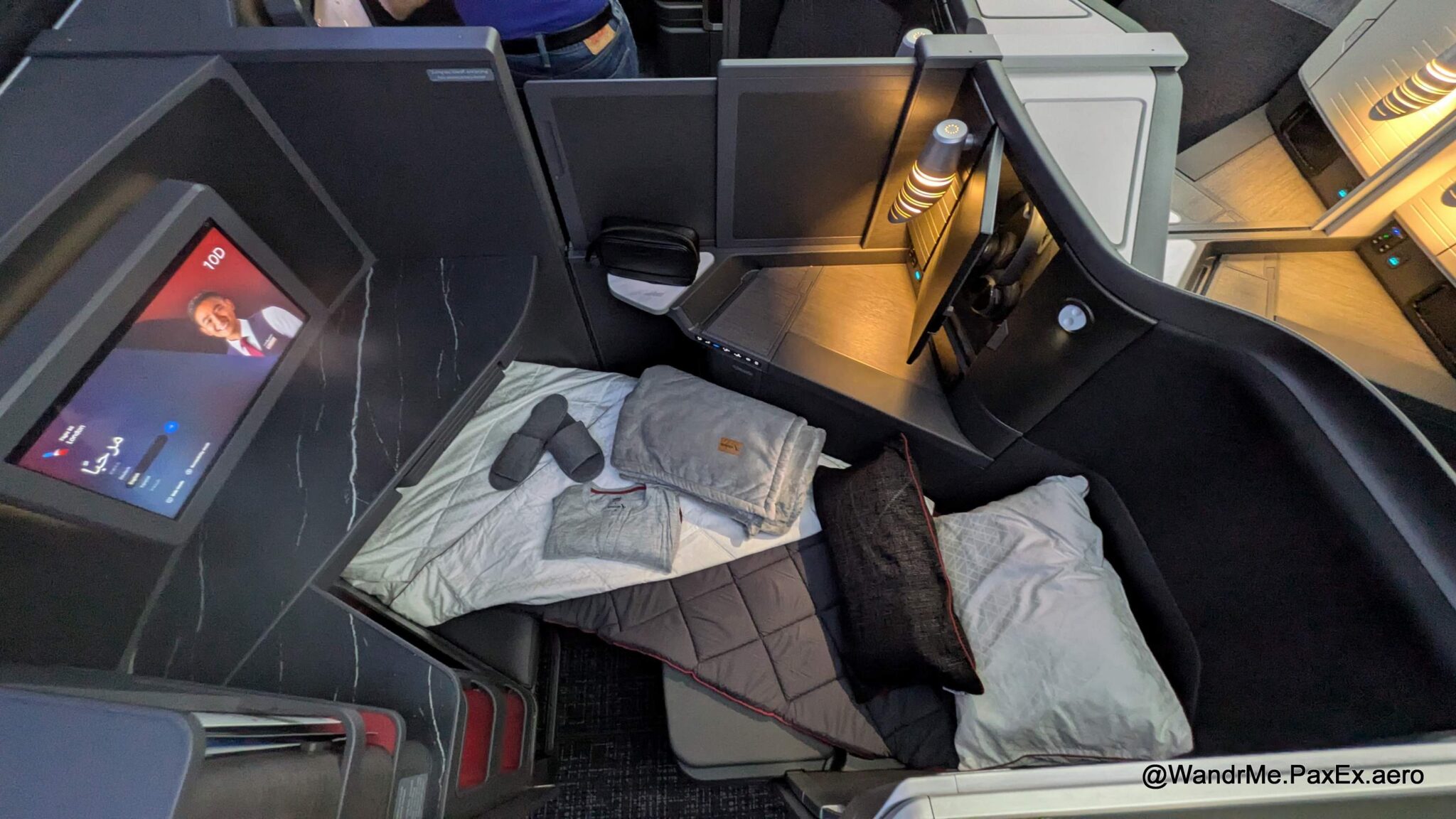 Exploring American Airlines' new 787-9P Cabin | PaxEx.Aero